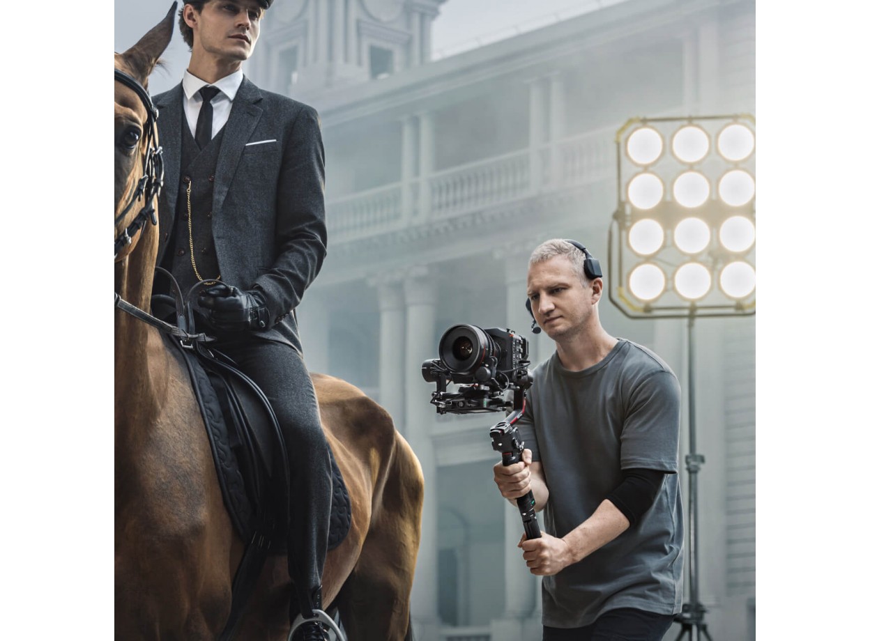 Gimbal chống rung quay phim DJI Ronin-RS3 Pro Combo | Gimbal Ronin RS3 ...