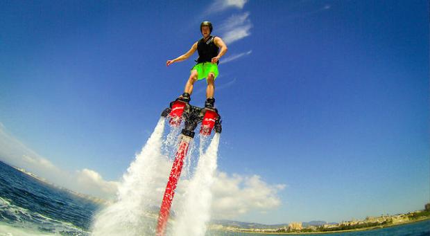 Flyboard Air: 'ván bay hoverboard' có vận tốc tối đa 150 km/h, đạt độ ...